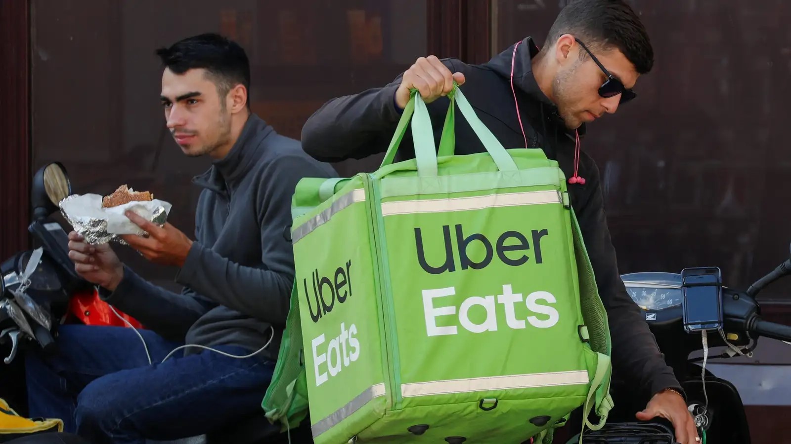Uber Eats Driver Requirements: What You Need to Know to Drive for Uber ...